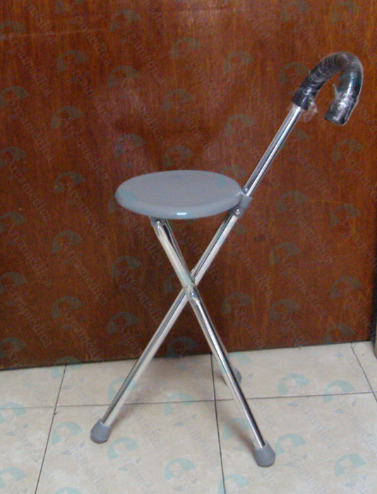 BASTON UN PUNTO CON ASIENTO Y MANGO CURVO LARGO CROMADO ALTURA AJUSTABLE