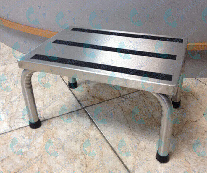 Escabel de un Paso en Acero Inoxidable